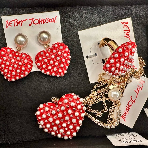Betsey Johnson | Jewelry | Betsey Johnson Heart Faux Pearl Set Nwt ...